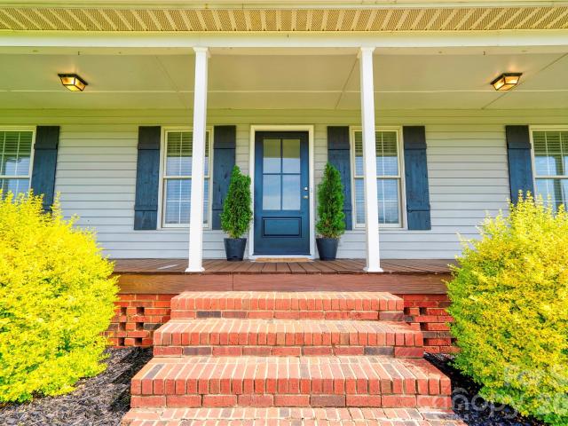 505 E Stagecoach Trail