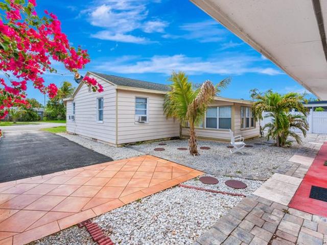 505 Foresteria Dr, Lake Park, FL 33403