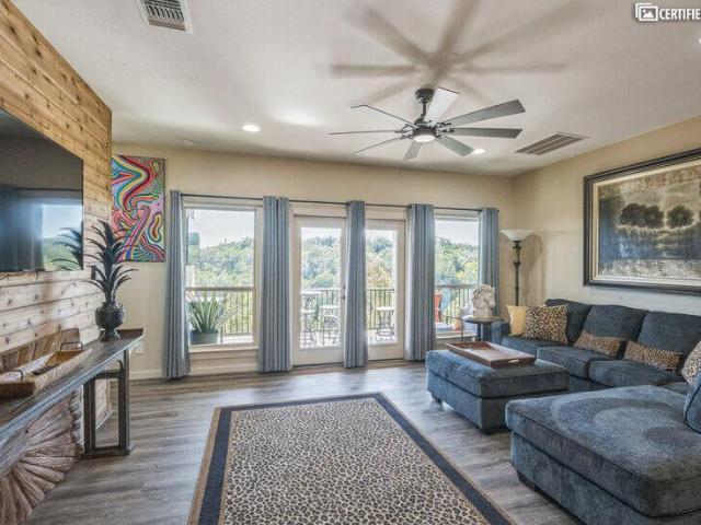 505 Heron Dr