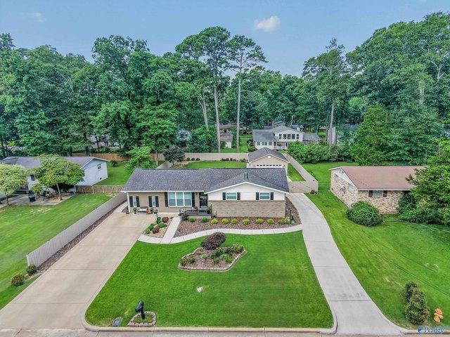 505 Jeffery Dr NW, Huntsville, AL 35806