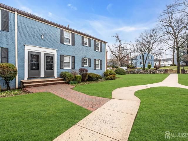 505 Lincoln Park E
