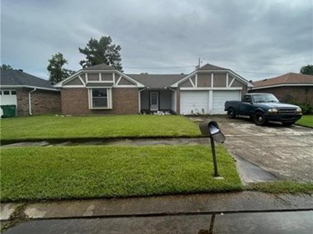 505 Manchester Ln, Laplace, LA 70068