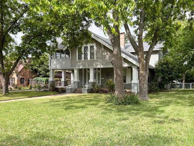 505 N Elm St, Comanche, TX 76442