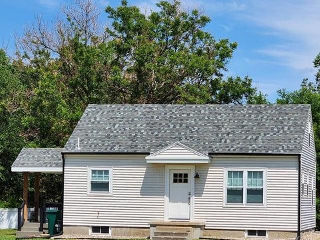 505 N Fossil St, Russell, KS 67665