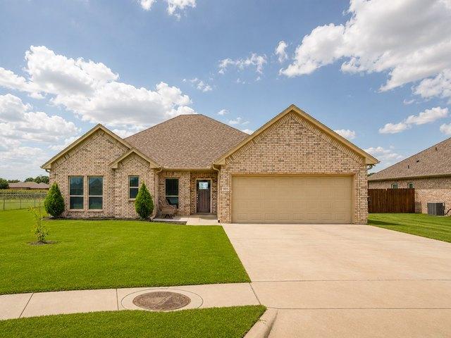 505 N Neu Dr, Lindsay, TX 76250