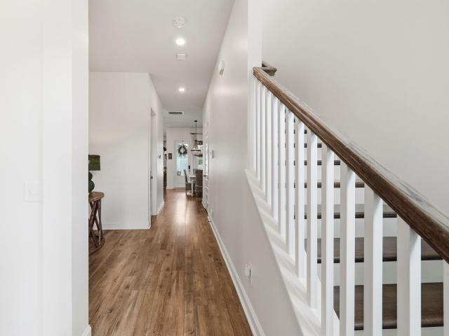 505 North Commodore Way