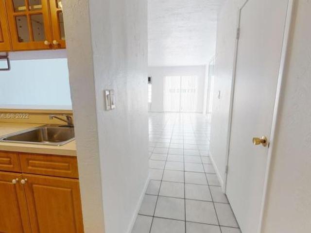 505 NE 30th St #401 Miami, FL 33137