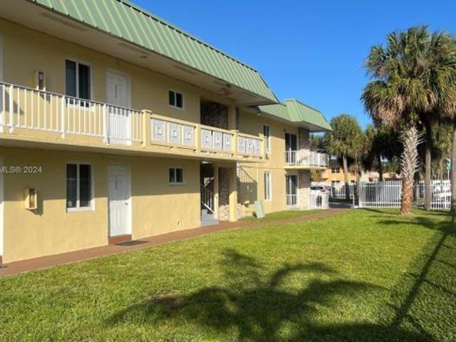 505 NW 177th St #121, Miami Gardens, FL 33169