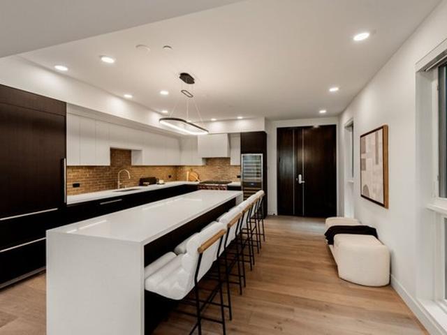 505 S Barrington Ave Unit 202, Los Angeles, CA 90049