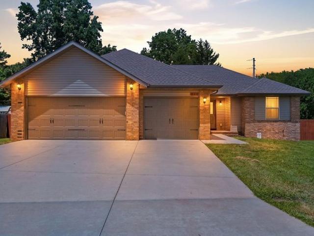 505 S Forest Ln, Republic, MO 65738