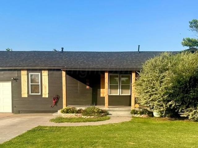 505 S Ridgeland Ave, Fritch, TX 79036
