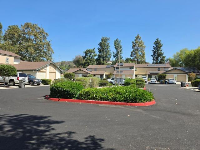 505 Smoketree Gln