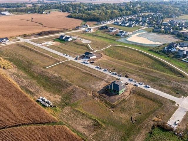 505 Park View Ct, Mount Vernon, IA 52314