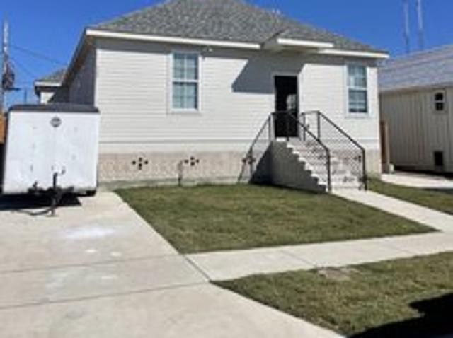505 Pierre St, Chalmette, LA 70043
