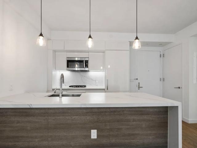 505 W 43RD Street 3D