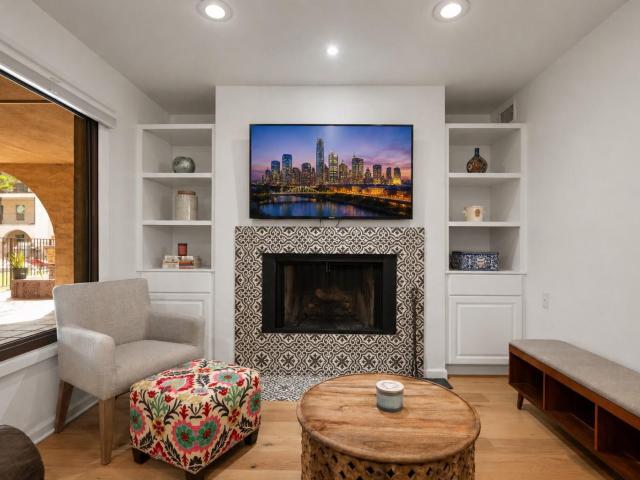 505 W 7th St # 113