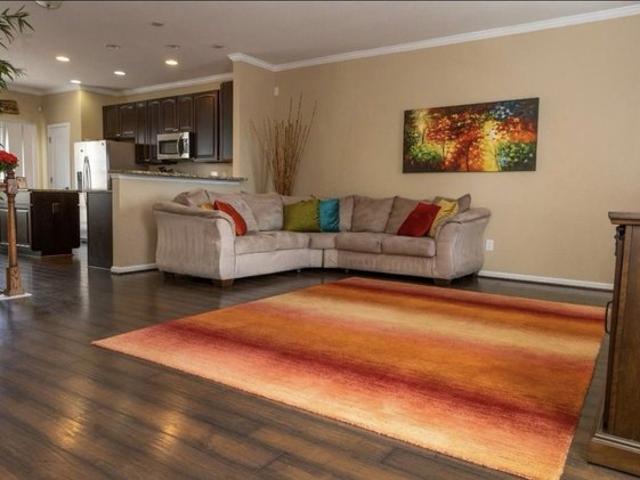 505 Waterside Dr Unit 112, Hampton, VA 23666