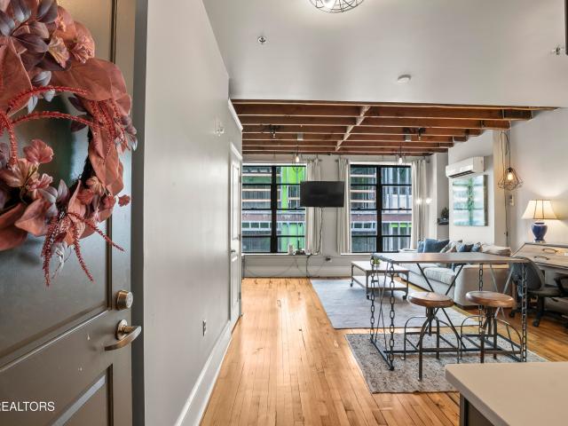 505 Union Ave 204
