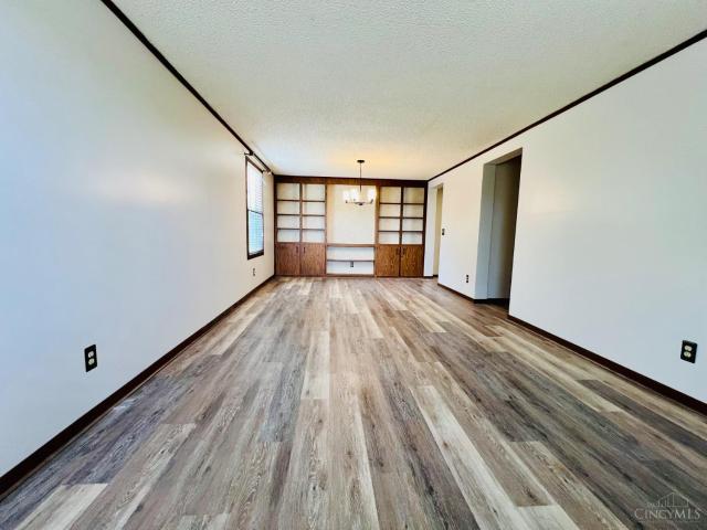 5064 Queenswood Court