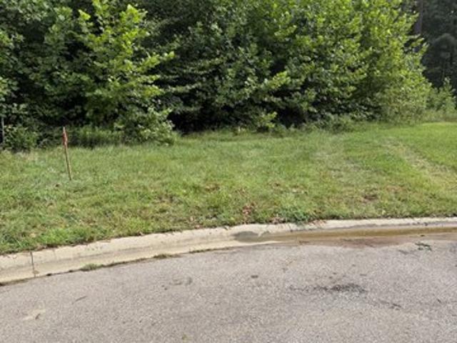 5066 Oak Ridge Trl, Columbus, IN 47201