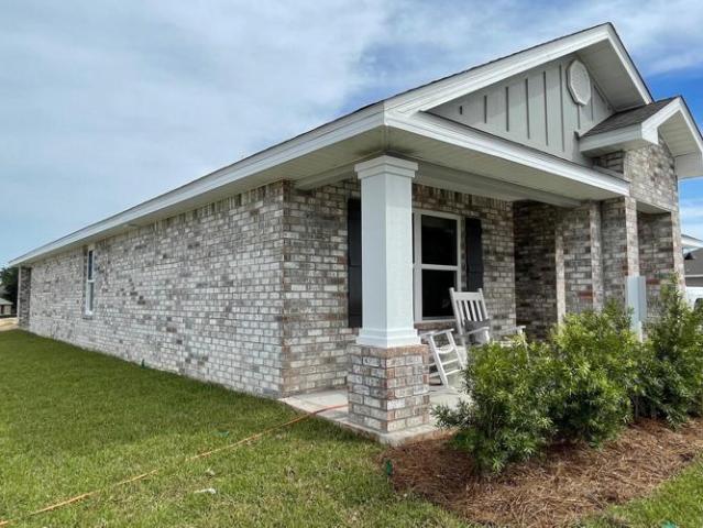 5067 Gainswood Dr, Milton, FL 32583