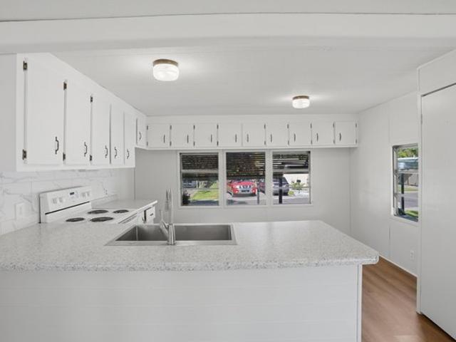 5067 S El Amador St, Holladay, UT 84117