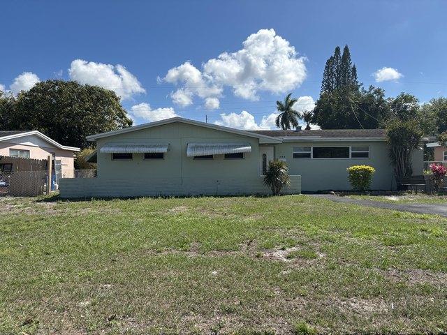5068 Marcia Pl, West Palm Beach, FL 33407