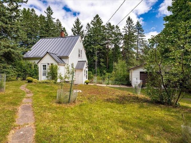 5068 Arnold Rd, Duluth, MN 55803