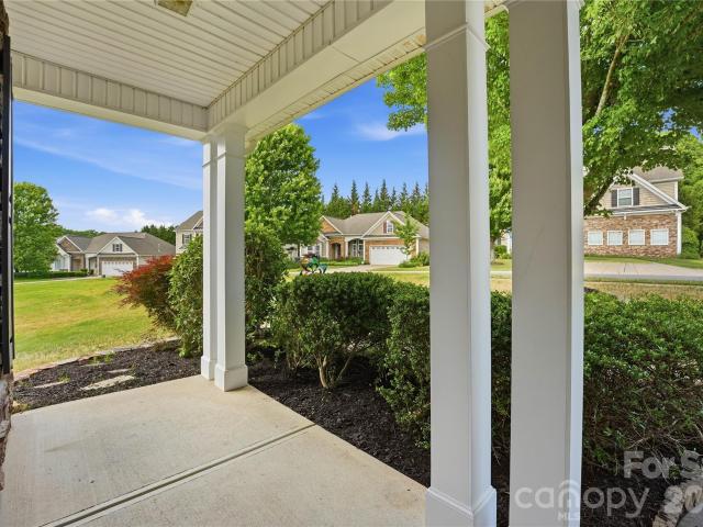 5068 Gladiola Way