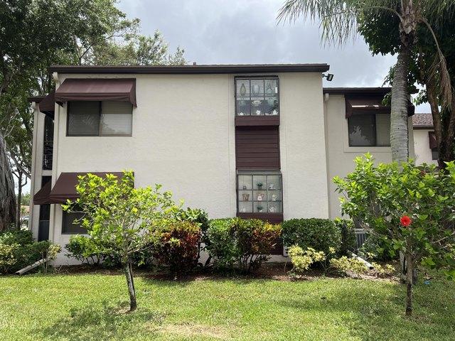 5068 Rose Hill Dr Apt 102, Boynton Beach, FL 33437