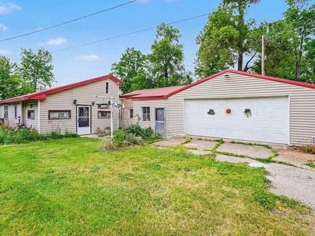 50697 E Indiana Lake Dr, Bristol, IN 46507