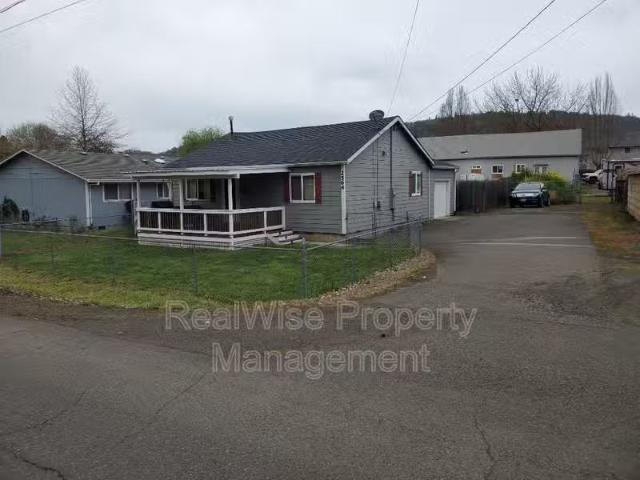 50699532 2564 Ne Douglas Ave