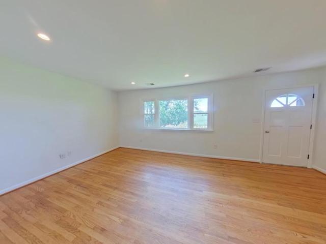5069 Middle Road
