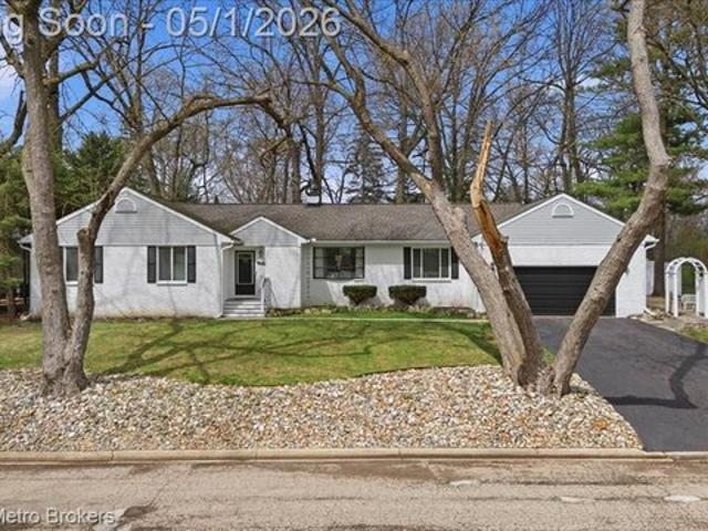 5060 Oneida Dr, Independence, MI 48348