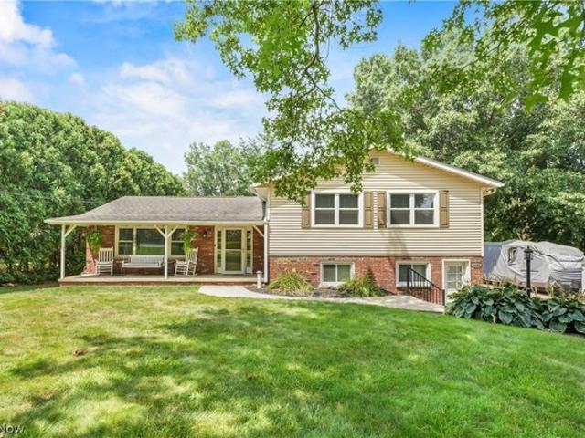 5060 Coleman Dr, Akron, OH 44319