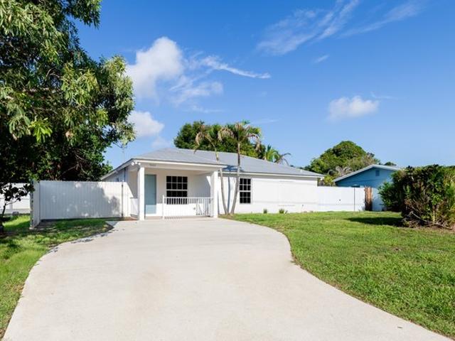 5060 SE Ebbtide Ave, Stuart, FL 34997