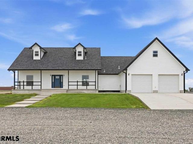 50611 Panorama Dr, Scottsbluff, NE 69361