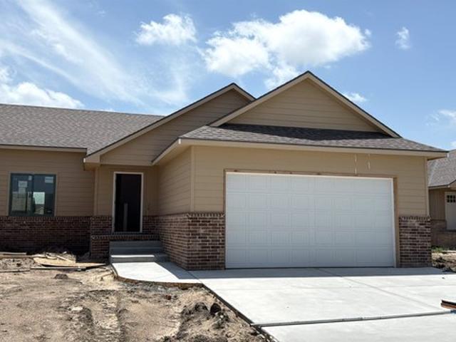 5061 N Toben Ct, Bel Aire, KS 67226