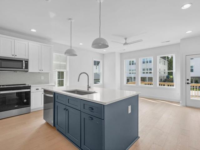 5061 Lundy Dr Unit 102, Raleigh, NC 27606