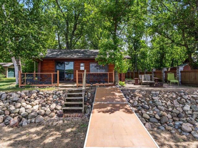 5061 Swan Trail