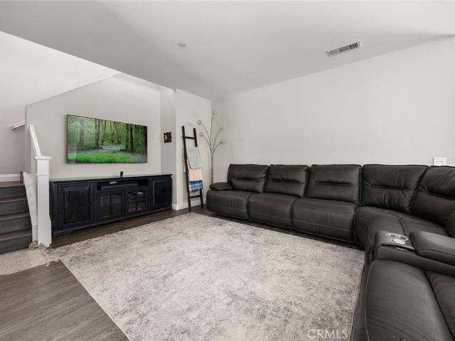 5061 S Centennial
