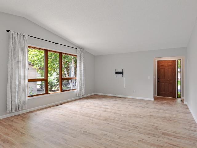 506 1st Street E