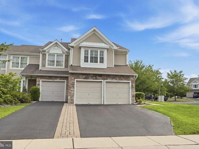506 Coachwood Ct, Newtown, PA 18940