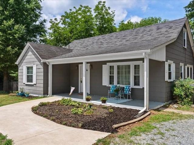 506 Carolina Ave, Clarksville, VA 23927