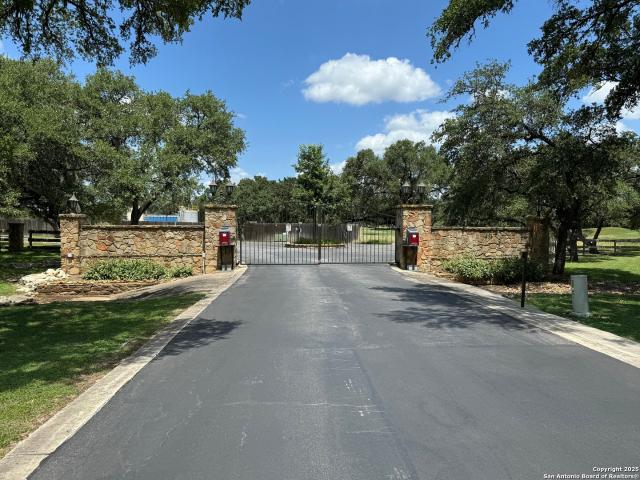 506 Carriage House, Spring Branch, TX 78070 | MLS #1910 | Compass