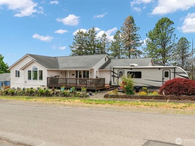 506 Church St, Kelso, WA 98626