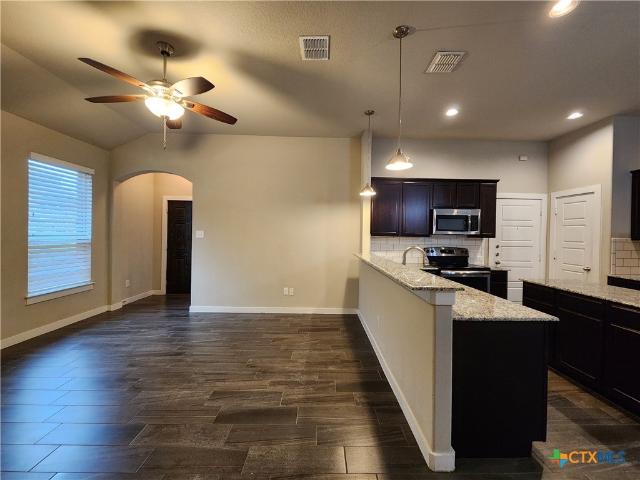506 Creekside Forest
