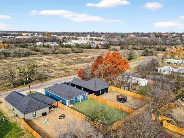 506 Broadway St, Whitesboro, TX 76273 | MLS #21116 | Compass