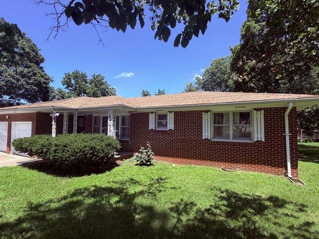 506 Garfield St, Greenfield, MO 65661