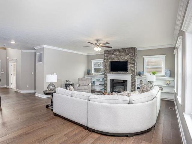 506 Grapevine COURT
